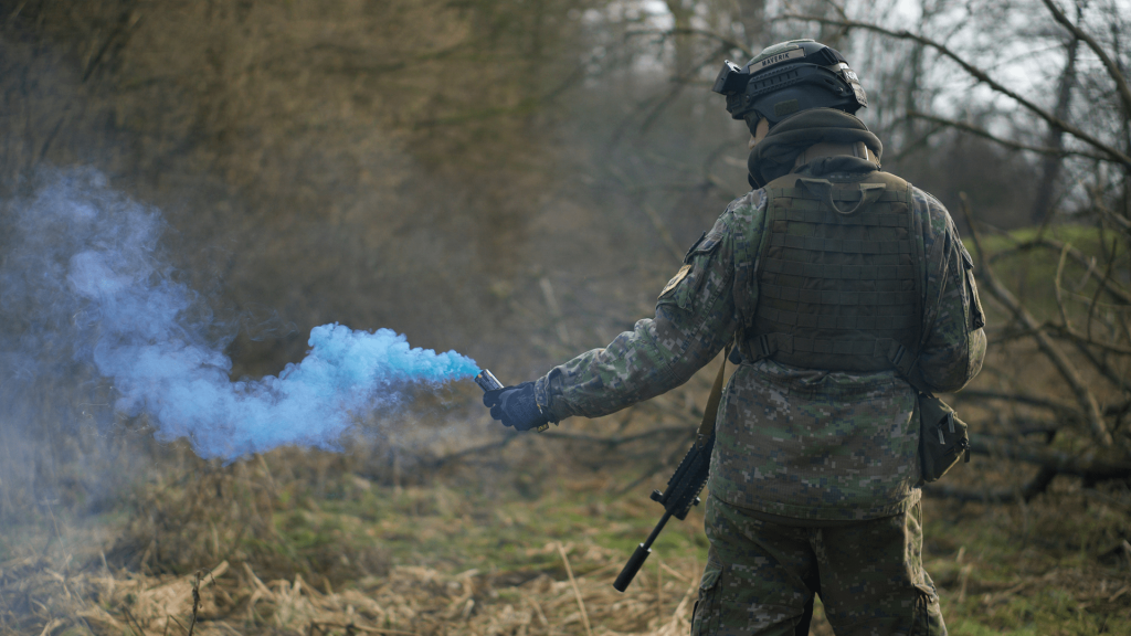 A Guide to Dressing for Cold Weather in the Military | BeMilitaryFit ...